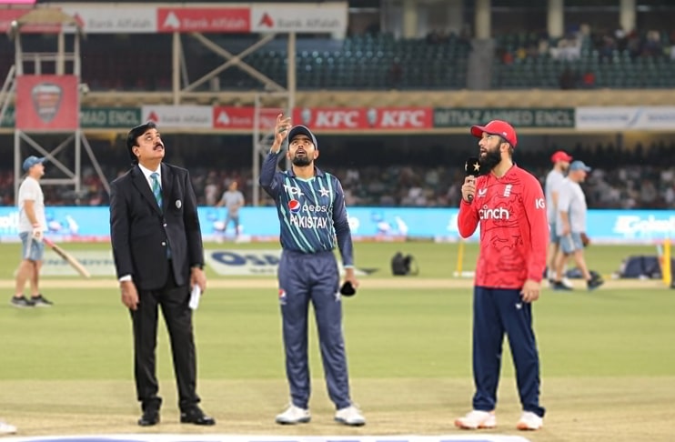 Pakistan win toss, opt to bowl first in series decider against England